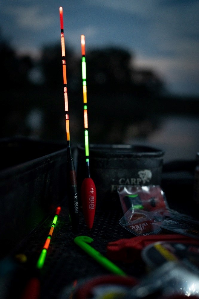 Plută LED iBite Giant Carp Green pentru Noapte