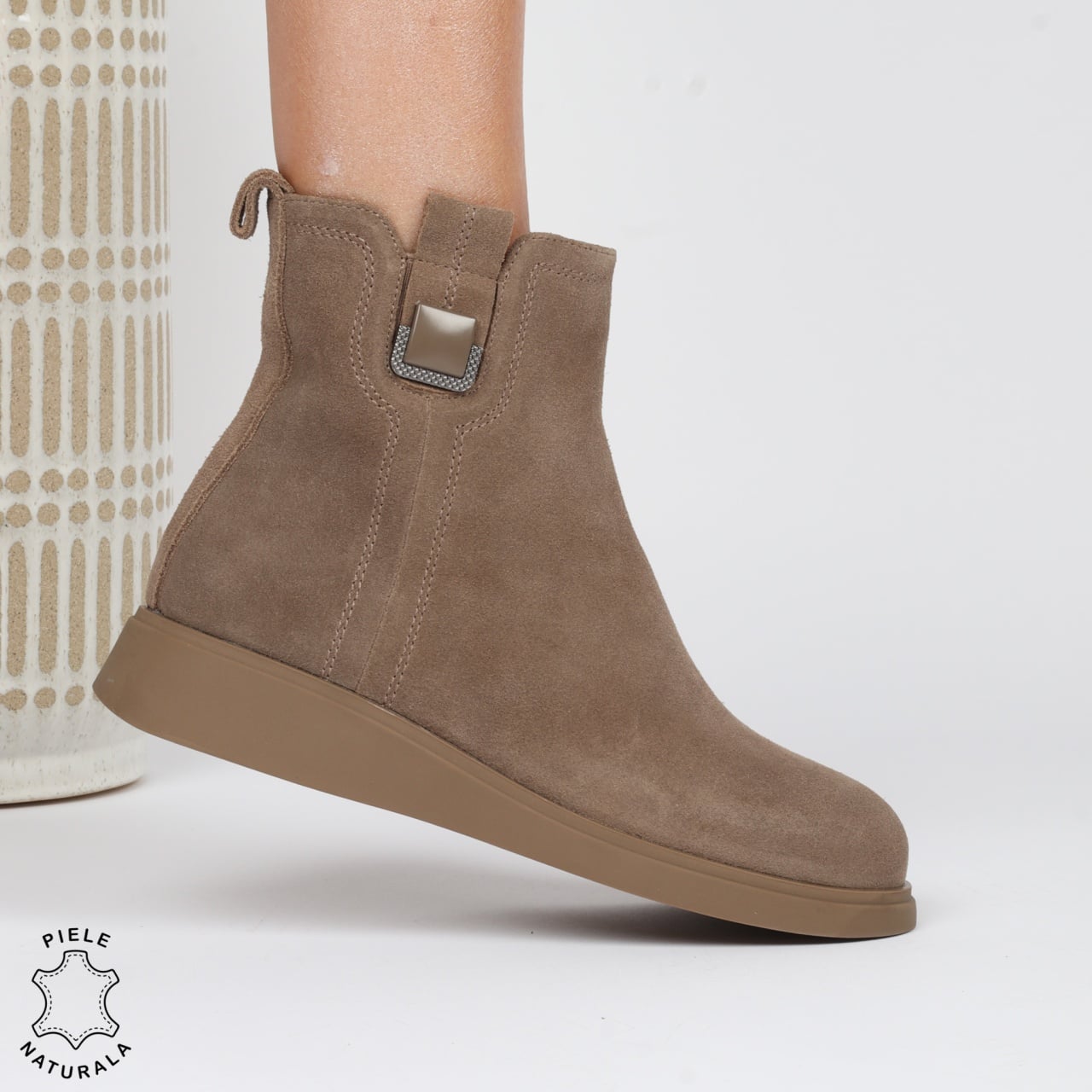 GHETE DAMA PIELE NATURALA cu fermoar lateral și talpă confortabilă ...