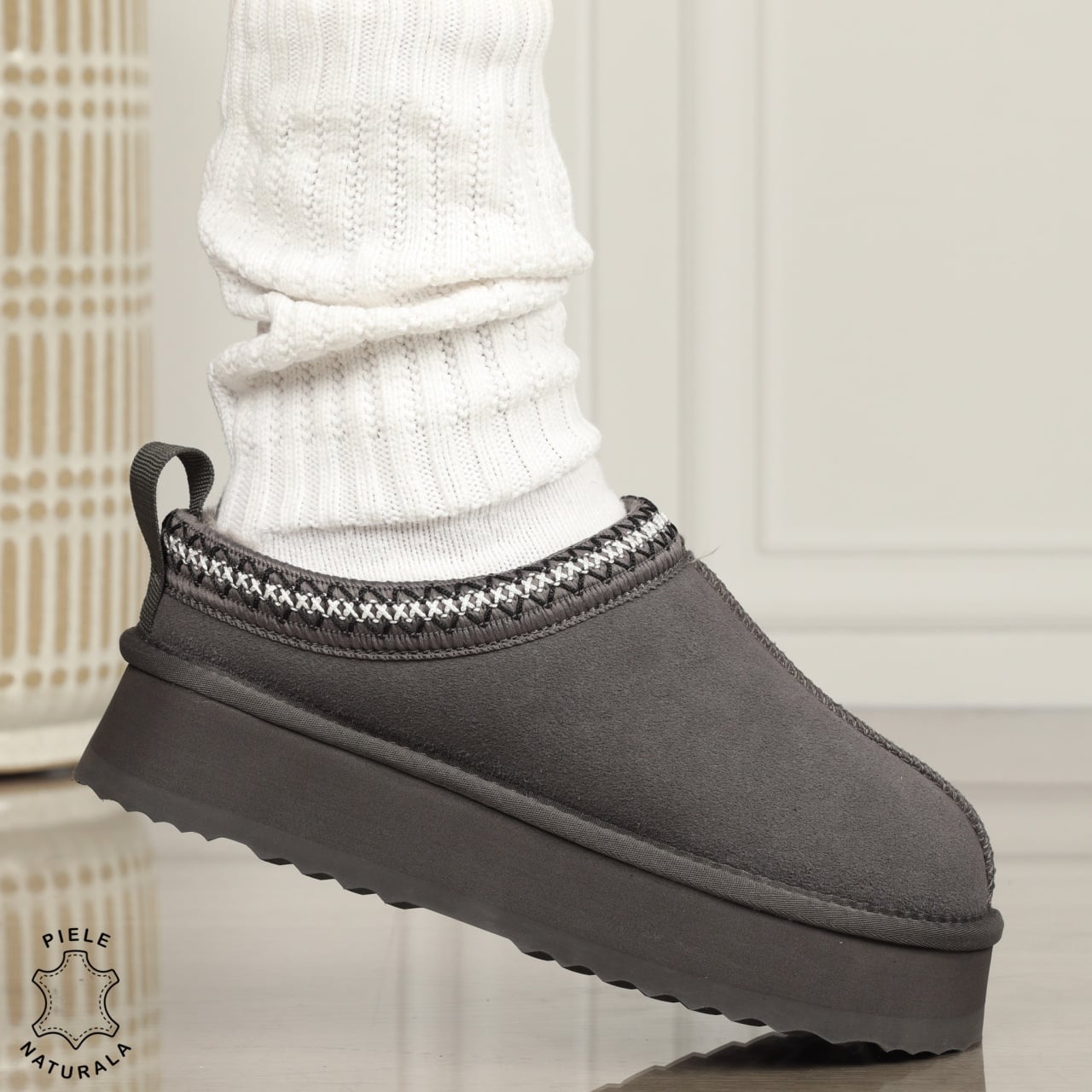 PAPUCI DAMA TIP UG din PIELE NATURALA INTOARSA CRL1268 CULOARE: GRI INCHIS